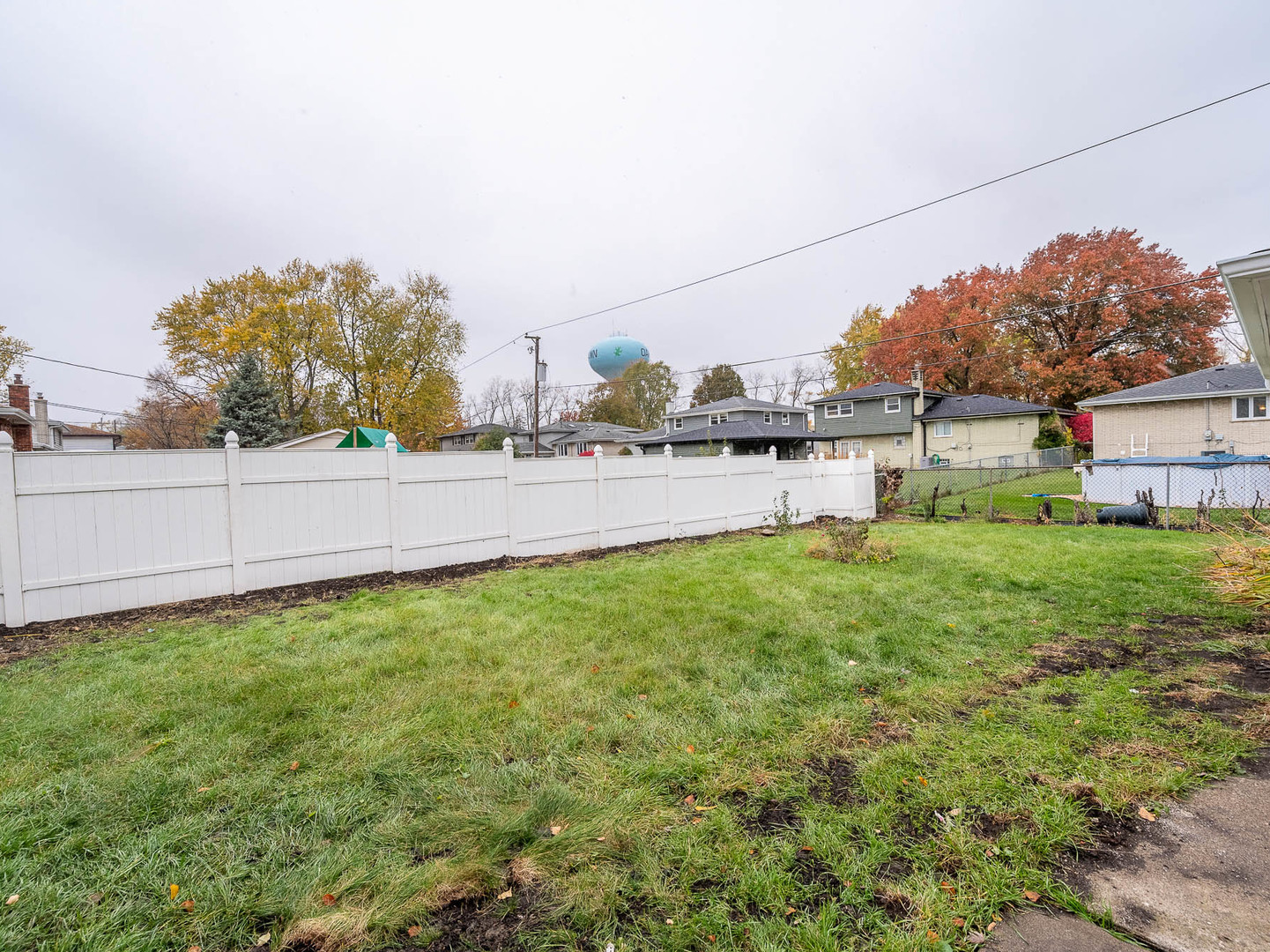 5620 99th Street - Grandview Realty